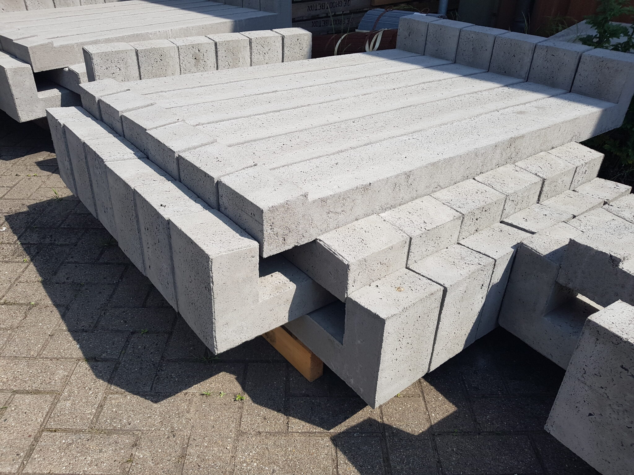 Zonnepaneel steunen voor platte daken | Betonsteun | Betonvoet ...